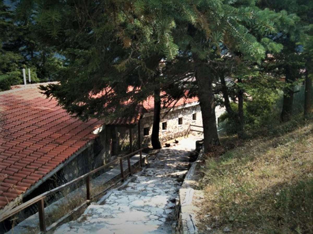 Ξενία Καστανιάς: Ξανανοίγει τις πύλες του το θρυλικό τουριστικό ...
