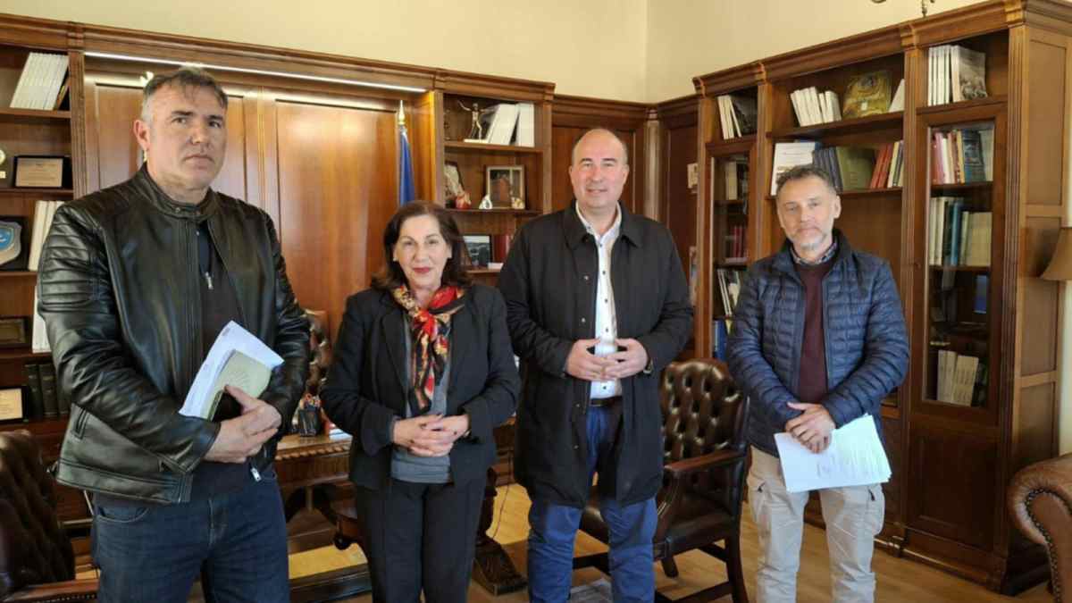 Υπογράφηκε η αποκατάσταση του αρδευτικού δικτύου Τ.Ο.Ε.Β. Σκουπέικων ...